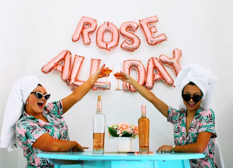 12 Bachelorette Party Signs For Your Bach Bash | Bridal Shower 101