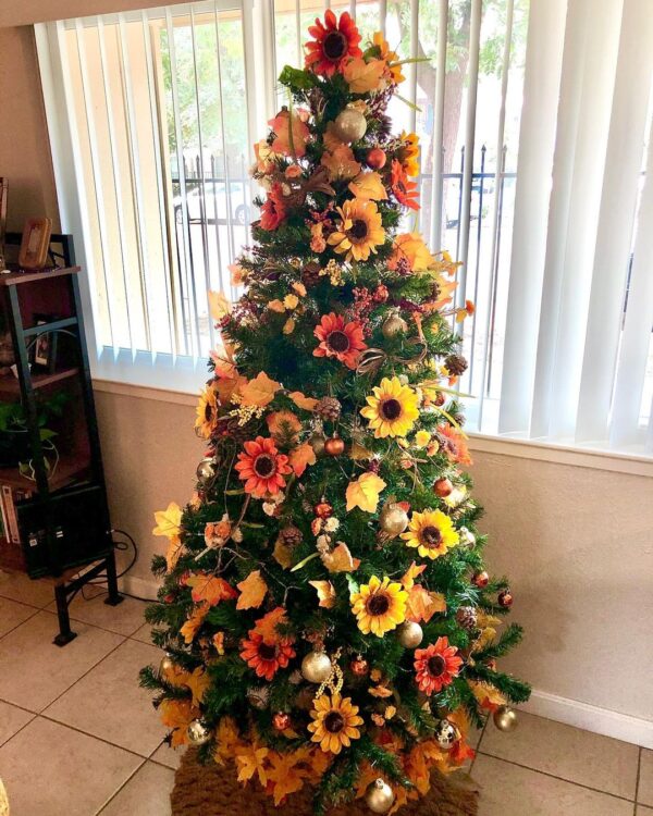 Sunflower Christmas Trees That Are Merry and Bright | Bridal Shower 101