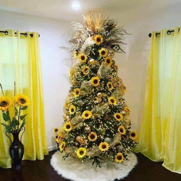 Sunflower Christmas Trees That Are Merry and Bright | Bridal Shower 101
